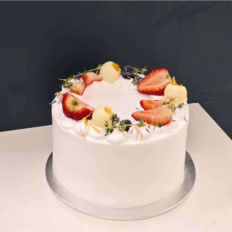 Strawberry Yuzu Cake – Light, Fluffy & Refreshing | LeLe Bakery SG