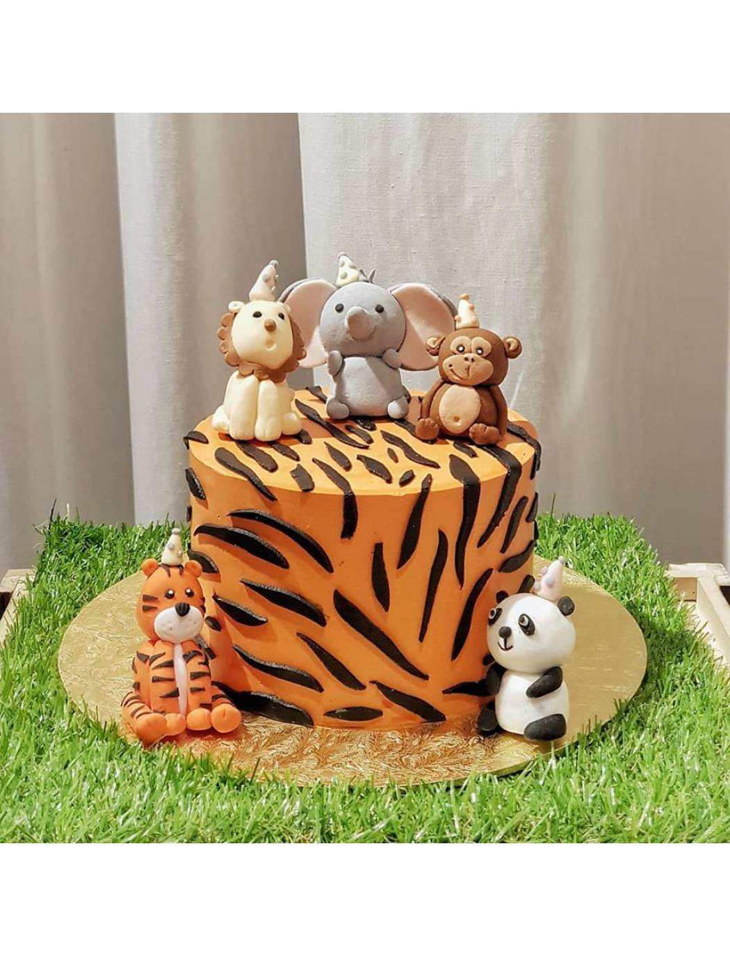 Party Animals Cake | Kids customised cake | Safari cake